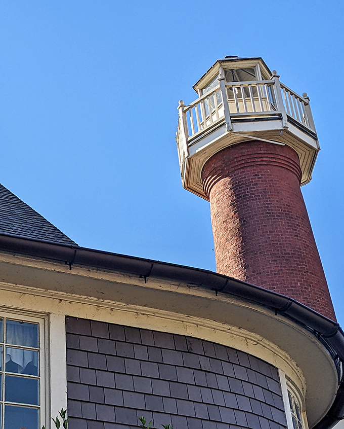 The distinctive octagonal base creates a perfect transition between house and tower. Architects, take note&mdash;this is how you blend forms.