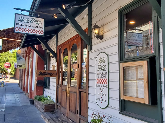 Bella Union Restaurant has been serving food, drinks and entertainment since 1856 &ndash; they've had plenty of time to perfect their recipes.