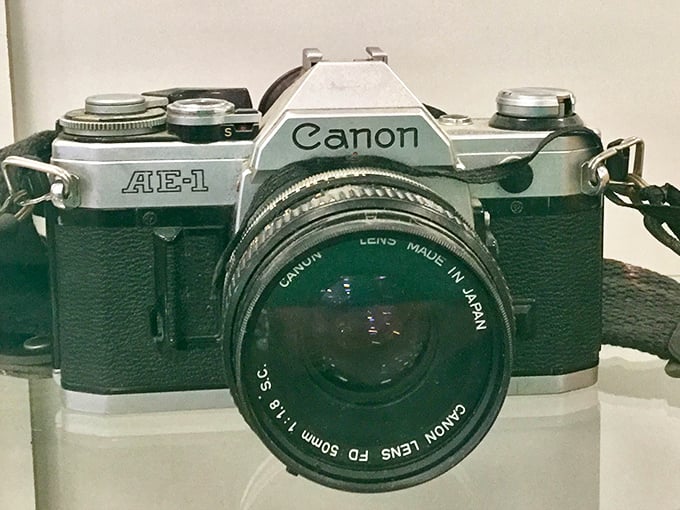 Vintage photography enthusiasts, rejoice! This Canon AE-1 represents the film camera renaissance happening in thrift stores across America.