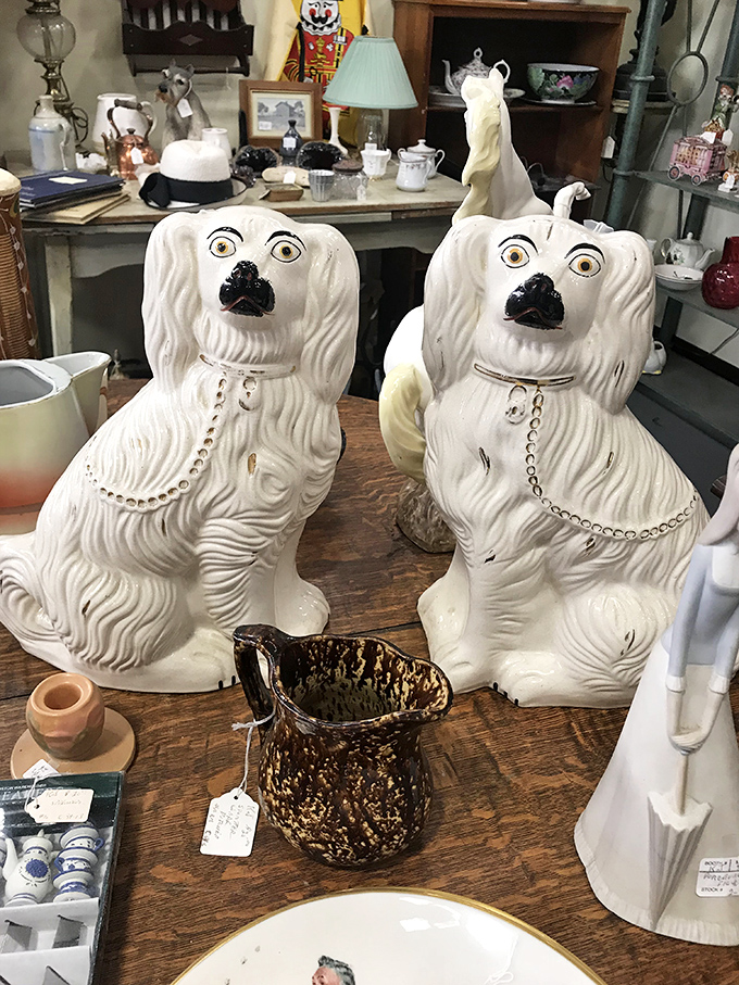 These ceramic pups have seen it all with those wide eyes. The original home security system, circa 1920.