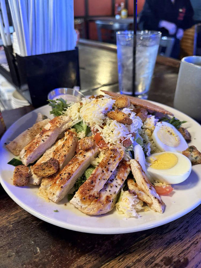 A Cobb salad that actually makes eating healthy feel like cheating. Protein, veggies, and satisfaction arranged in perfect harmony.