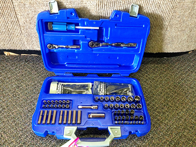 This toolbox isn't just organized—it's a symphony of sockets waiting for its next mechanical masterpiece. DIY dreams start here.