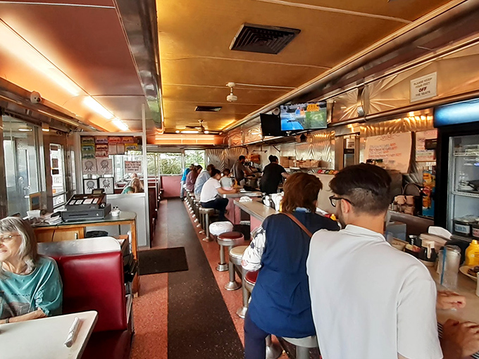 A full house means everyone's in on the secret &ndash; this is where morning people are actually made.