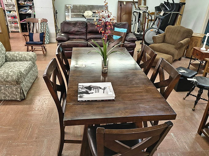 A dining set that's seen countless family meals now waits patiently for new conversations and celebrations around its sturdy frame.