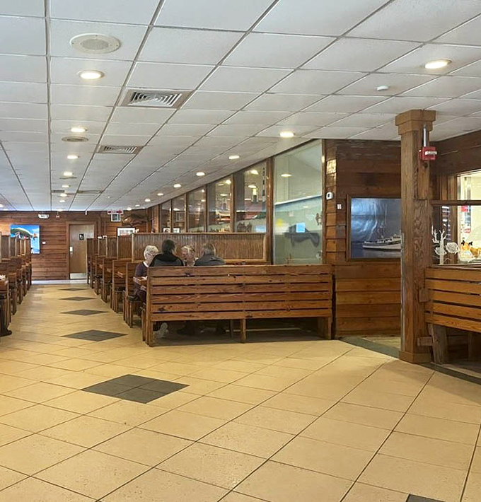Another angle of seafood paradise &ndash; simple, spacious, and designed for the serious business of enjoying ocean treasures.