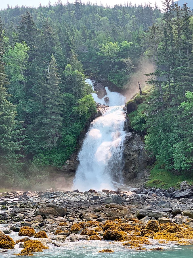 Mother Nature showing off again with this waterfall&mdash;the kind of natural spectacle that makes your smartphone camera feel woefully inadequate.