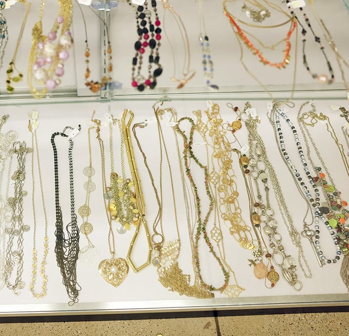 Treasure hunters, take note: these gleaming necklaces and pendants prove that someone else's "yesterday" can be your "special occasion" today.