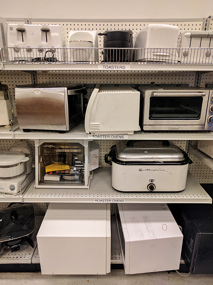 Toaster heaven! From basic bread-browning to countertop convection, this appliance section has your breakfast needs covered.