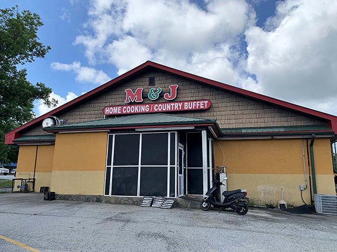 M&J Country Buffet&mdash;where "home cooking" isn't just marketing speak but a solemn vow to fill you with Southern comfort by the plateful.