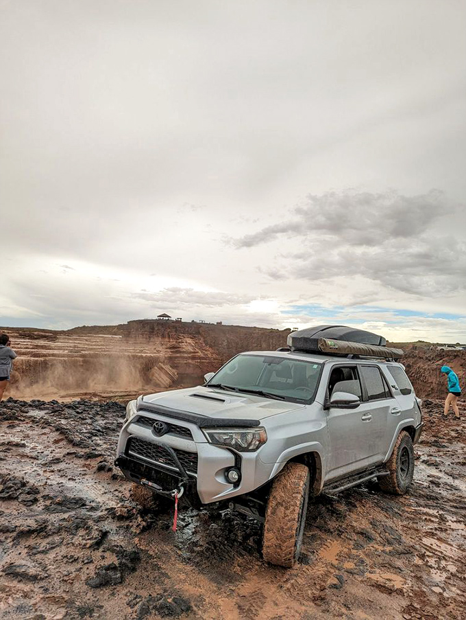 When the water flow is low, the falls reveal their skeletal structure&mdash;layers of ancient rock telling stories of geological drama from millennia past.