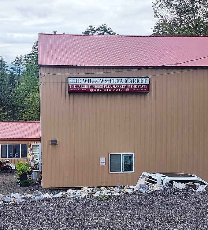 "The Largest Indoor Flea Market in the State" isn't just a boast &ndash; it's a promise of the afternoon-consuming treasure hunt awaiting inside.
