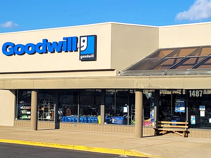 The exterior view shows plenty of parking spaces—no circling like a vulture hunting for spots here.