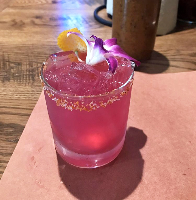 The most refreshing pear margarita is served in this down-to-earth diner where your meal is always perfectly accompanied by this refreshing art.