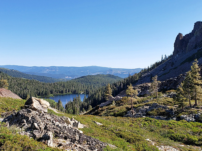 Mother Nature showing off again &ndash; this vista in Plumas National Forest makes you wonder why you ever waste time scrolling through social media when this is just a drive away.