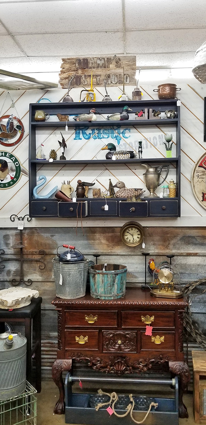 Someone's "Rusty Gold" collection became your potential dining room d&eacute;cor, and honestly, that's the circle of vintage life.