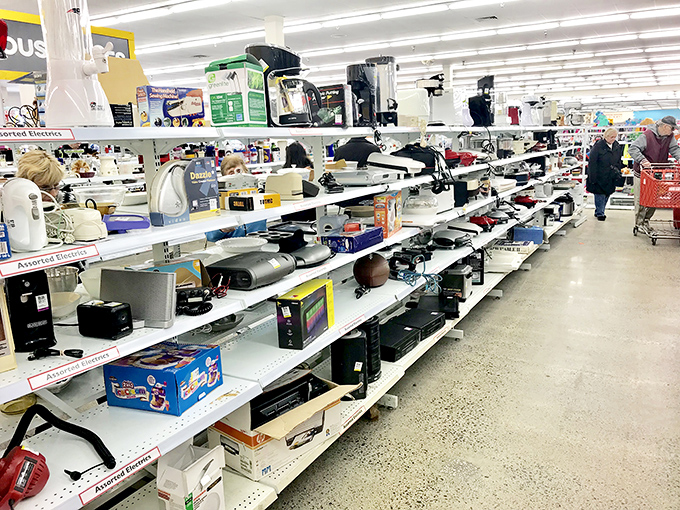 Small appliance alley: where bread makers, coffee grinders, and juicers get their second act. Someone's abandoned health kick becomes your kitchen upgrade.