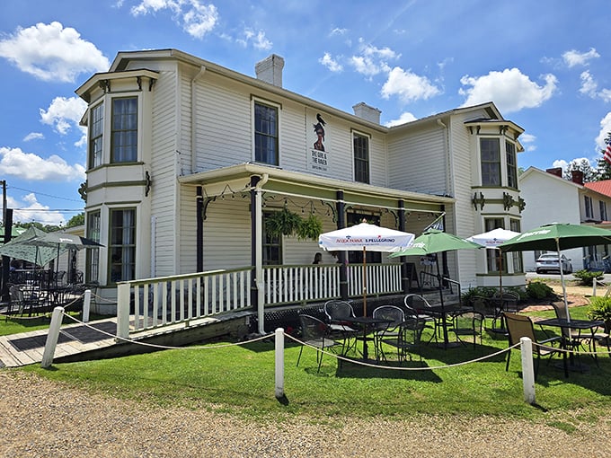 Outdoor dining in Abingdon means conversations that stretch pleasantly into the evening. Those patio umbrellas have witnessed countless desserts that "we really shouldn't split."