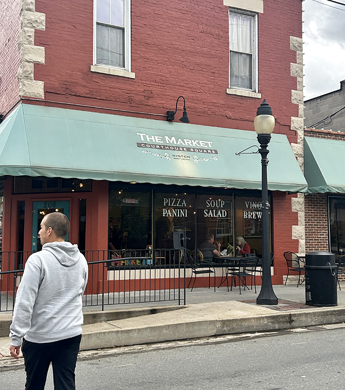 The Market on Courthouse Square tempts passersby with promises of pizza and paninis&mdash;comfort food with a view of small-town Americana.
