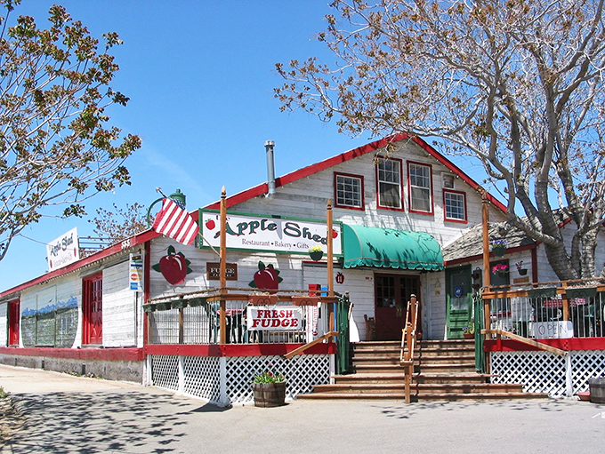 The Apple Shed celebrates Tehachapi's agricultural heritage with fresh fudge and farm-to-table treats that grandma would approve of.