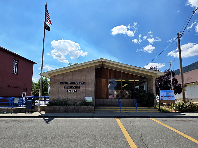 Etna's post office&mdash;where mail carriers know your name, your dog's name, and probably what you ordered online last Tuesday.