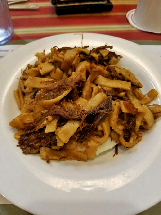 Beef and noodles that would make your grandmother nod in approval – tender meat mingling with those signature Amish-style egg noodles.