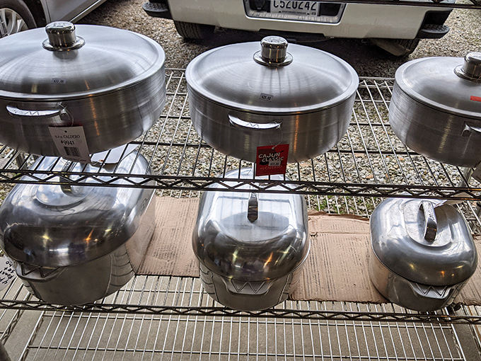 Vintage cookware that'll make your kitchen look like it belongs in a country magazine spread.