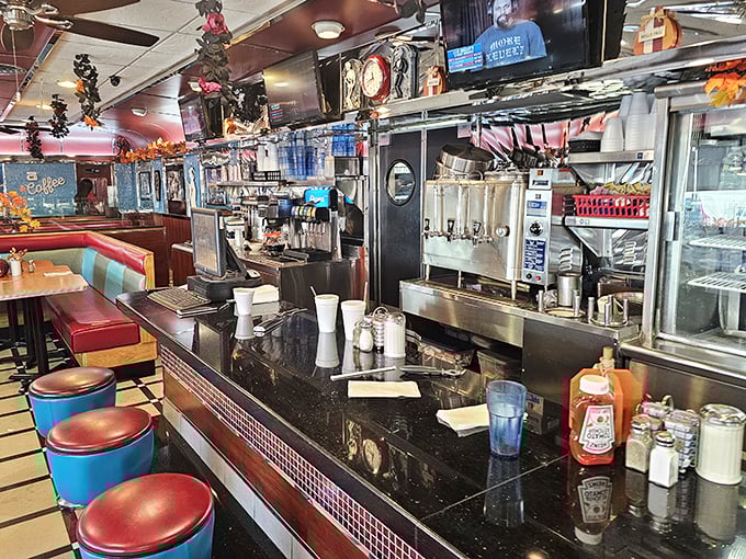 The counter &ndash; where solo diners find community and the coffee is always just minutes away from a refill.