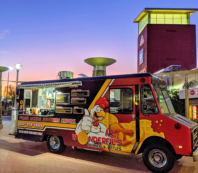 When shopping works up an appetite, this food truck delivers Southern comfort with a side of "you deserve this after all that walking."