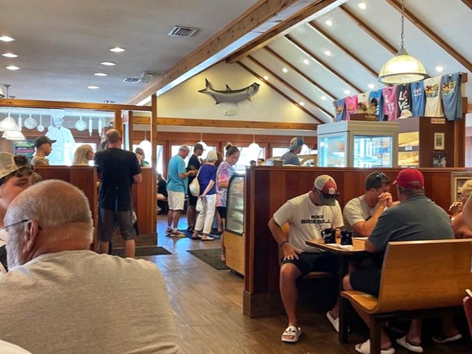 Where wood, warmth, and wonderful aromas create the perfect trifecta. Even at capacity, it feels like you've discovered a secret clubhouse.