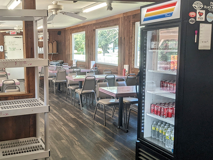 No fancy chandeliers, just ceiling fans keeping things cool while the food brings the heat. Texas barbecue philosophy: simplicity elevates excellence.