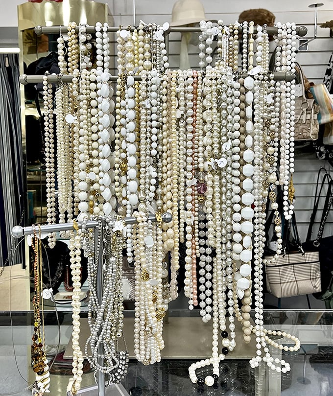 Pearl necklace paradise! Audrey Hepburn would approve of this elegant collection waiting for their next breakfast at Tiffany's.