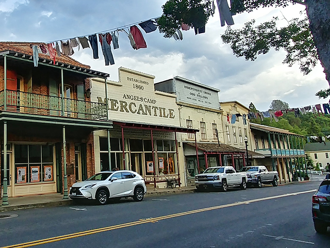 Where modern meets mining-era charm. These historic storefronts have witnessed everything from gold rush dreams to today's SUV parking challenges.