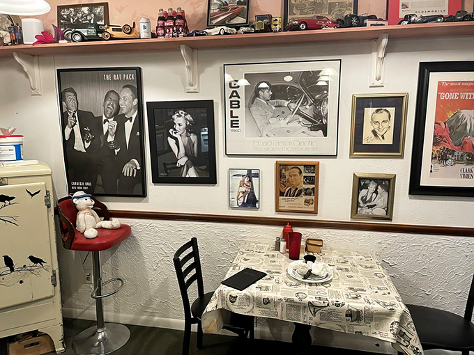 Hollywood icons watch over diners from every wall &ndash; silent witnesses to countless "mmms" and "you've got to taste this" moments.
