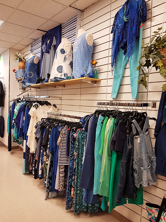 Color-coordinated blues and turquoise create a boutique vibe that makes you forget you're paying pennies on the dollar.