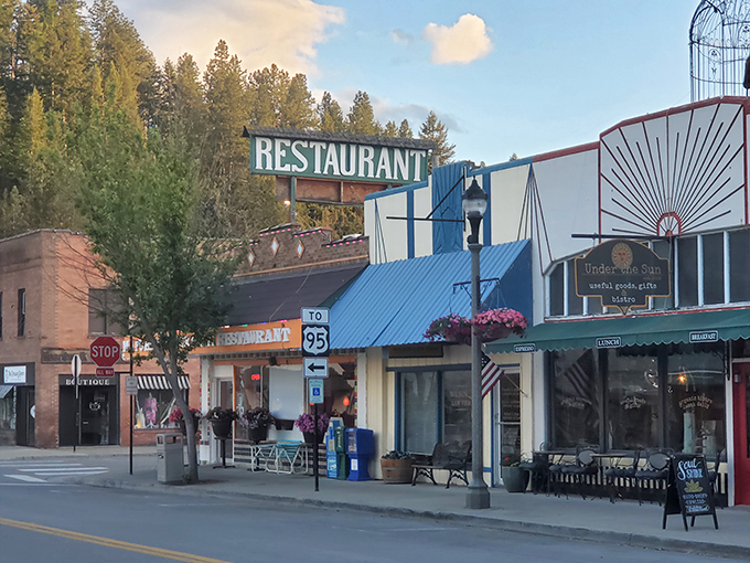 Bonners Ferry's charming sidewalk caf&eacute;s invite you to sit a spell without spending a fortune on small-town pleasures.