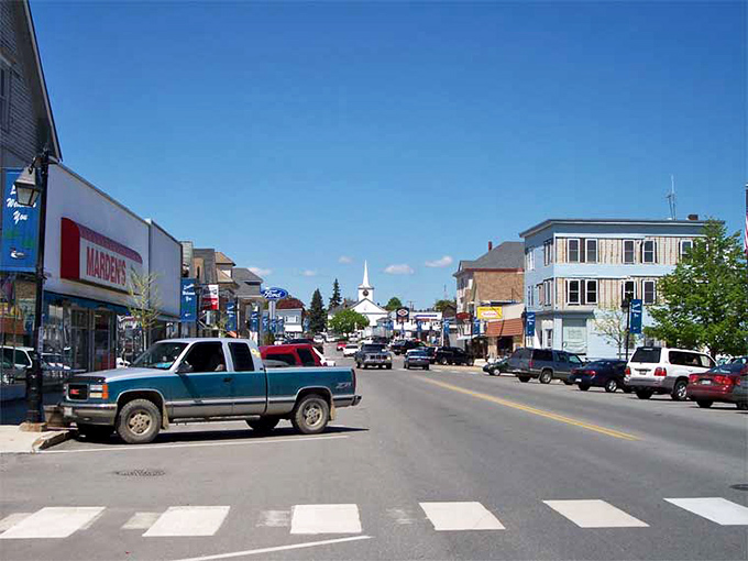 Lincoln's unassuming main street won't win beauty contests, but your wallet will feel downright gorgeous with these affordable living costs.