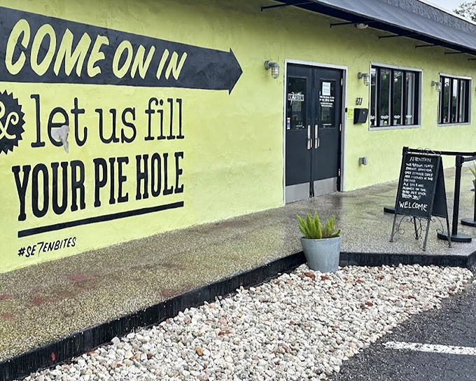 Se7enBites: That bold yellow wall with its cheeky invitation to "fill your pie hole" tells you this isn't your grandmother's breakfast joint.