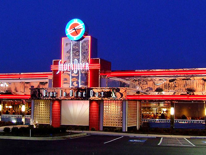 The Silver Diner's futuristic retro vibe feels like The Jetsons meet The Breakfast Club. Comfort food with a side of nostalgia.