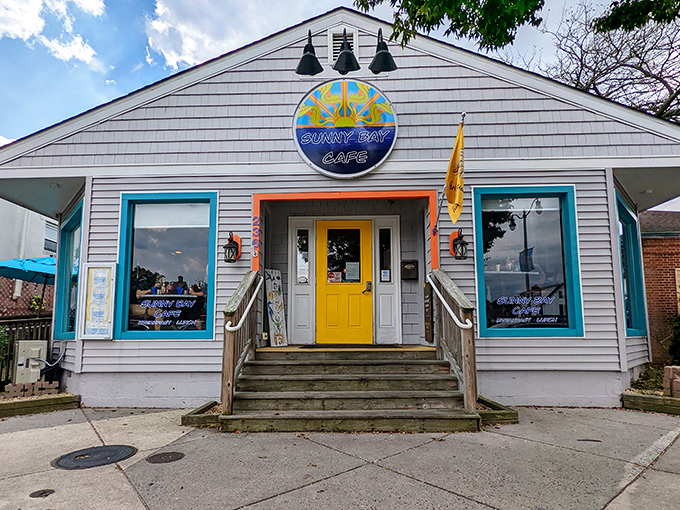 Sunny Bay Cafe's cottage charm and bright yellow door practically shout "Happy Morning!" before you've had your first coffee.