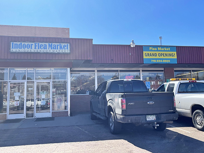 Rustic Roost's indoor-outdoor experience! When the treasures can't be contained inside, they spill out onto the sidewalk in colorful displays.