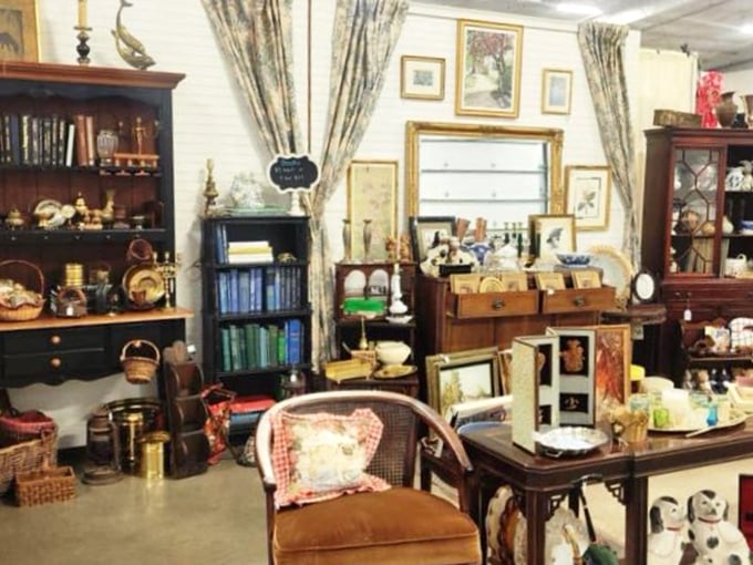 Where industrial meets imagination! This converted space transforms into a vintage paradise during special market events.