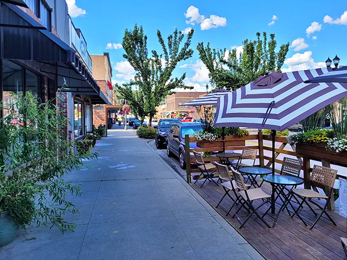 The tree-lined streets of Bonners Ferry offer shade for summer strolls and shelter for your retirement savings.