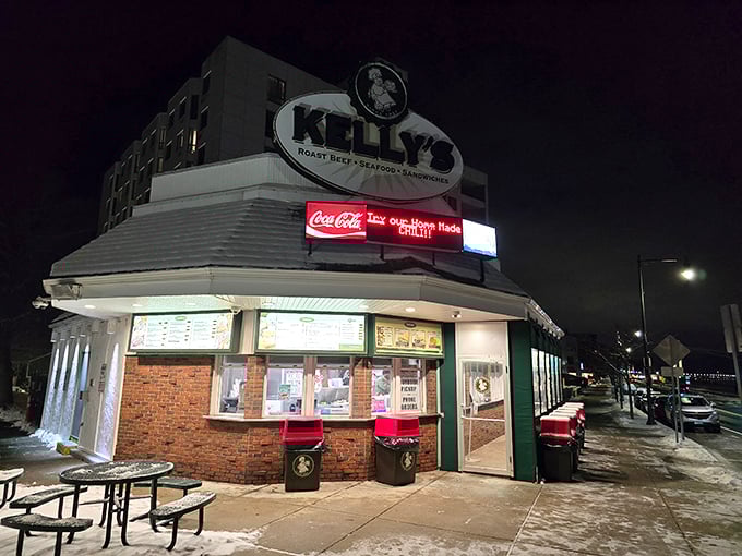 Kelly's Roast Beef glows like a beacon for night owls craving seafood. When the sun goes down, this iconic spot lights up with promises of fried clam perfection.
