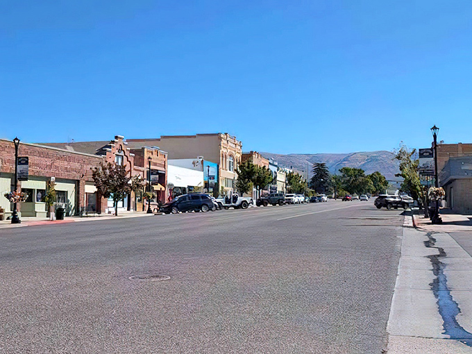 Mount Pleasant's downtown looks like it was designed for leisurely afternoon strolls. No wonder retirees find their Social Security stretches further here!