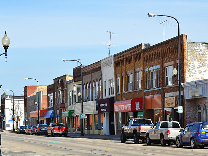 The colorful storefronts of New London stand shoulder-to-shoulder like old friends, welcoming newcomers to a town where retirement dollars stretch further.