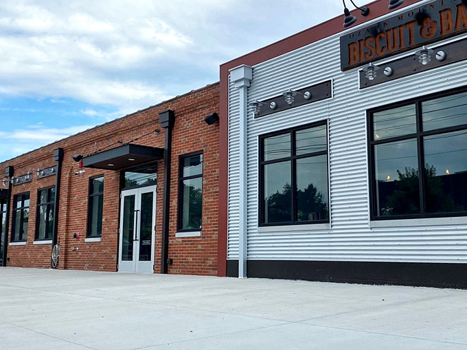 Clean lines and industrial touches give this biscuit haven contemporary appeal. Where tradition meets innovation on a plate.