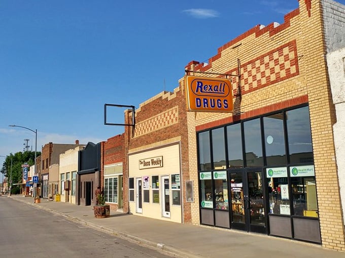 Springfield's checkerboard brick patterns and classic storefronts offer a visual feast that doesn't feast on your wallet.