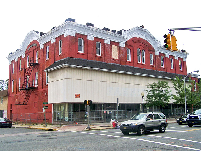 That red brick building has witnessed generations of Woodbury residents living comfortably within their means. History and affordability in perfect harmony.