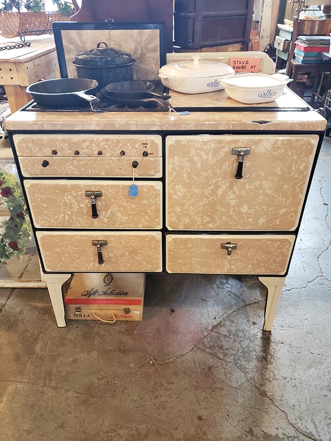 This vintage kitchen range doesn't just cook food—it creates time travel. Can't you just smell the 1950s pot roast?