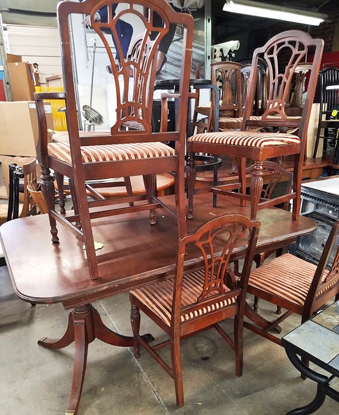 This dining set has hosted countless family dinners in its past life and stands ready for an encore performance in yours.